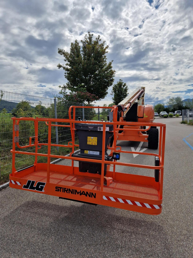 JLG Gelenkteleskopbühne 800AJ - Produkte | Stirnimann AG